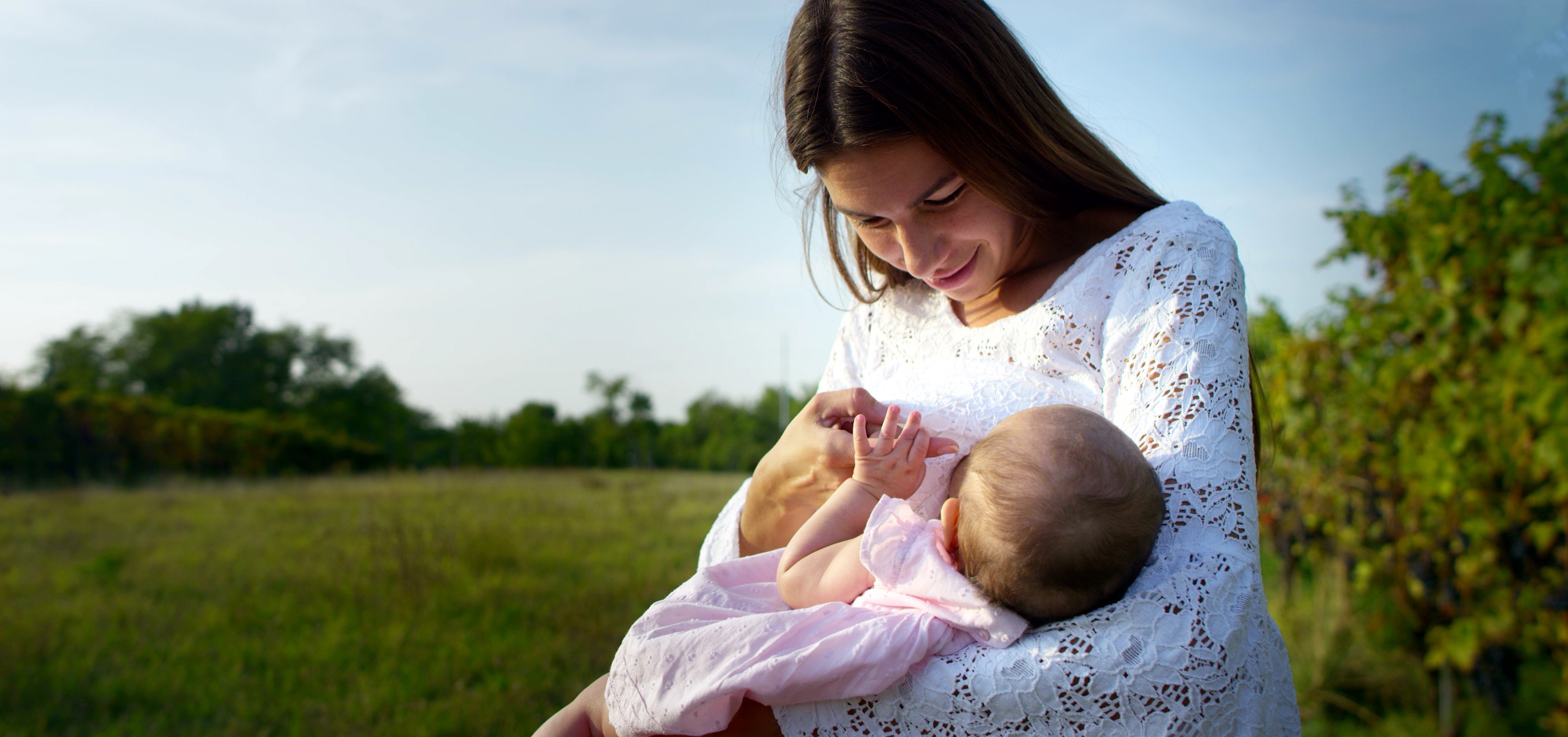 August 2018 Breastfeeding Newsletter | Childbirth Graphics